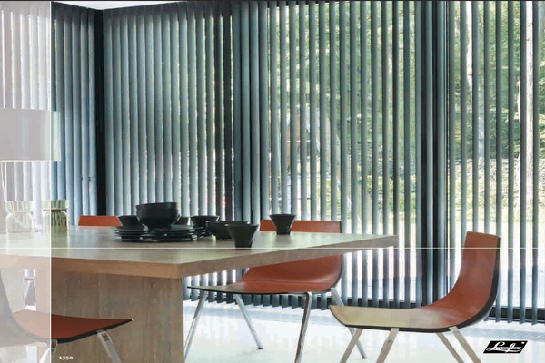 Stores à bandes verticales - Roussel Stores Paris 8ème | rousselstores